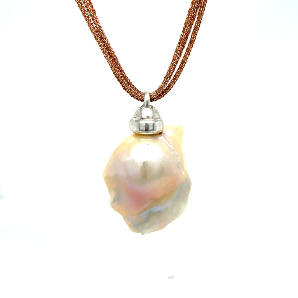 COLGANTE PERLA DEFORME | Exclusivo Sappheiros